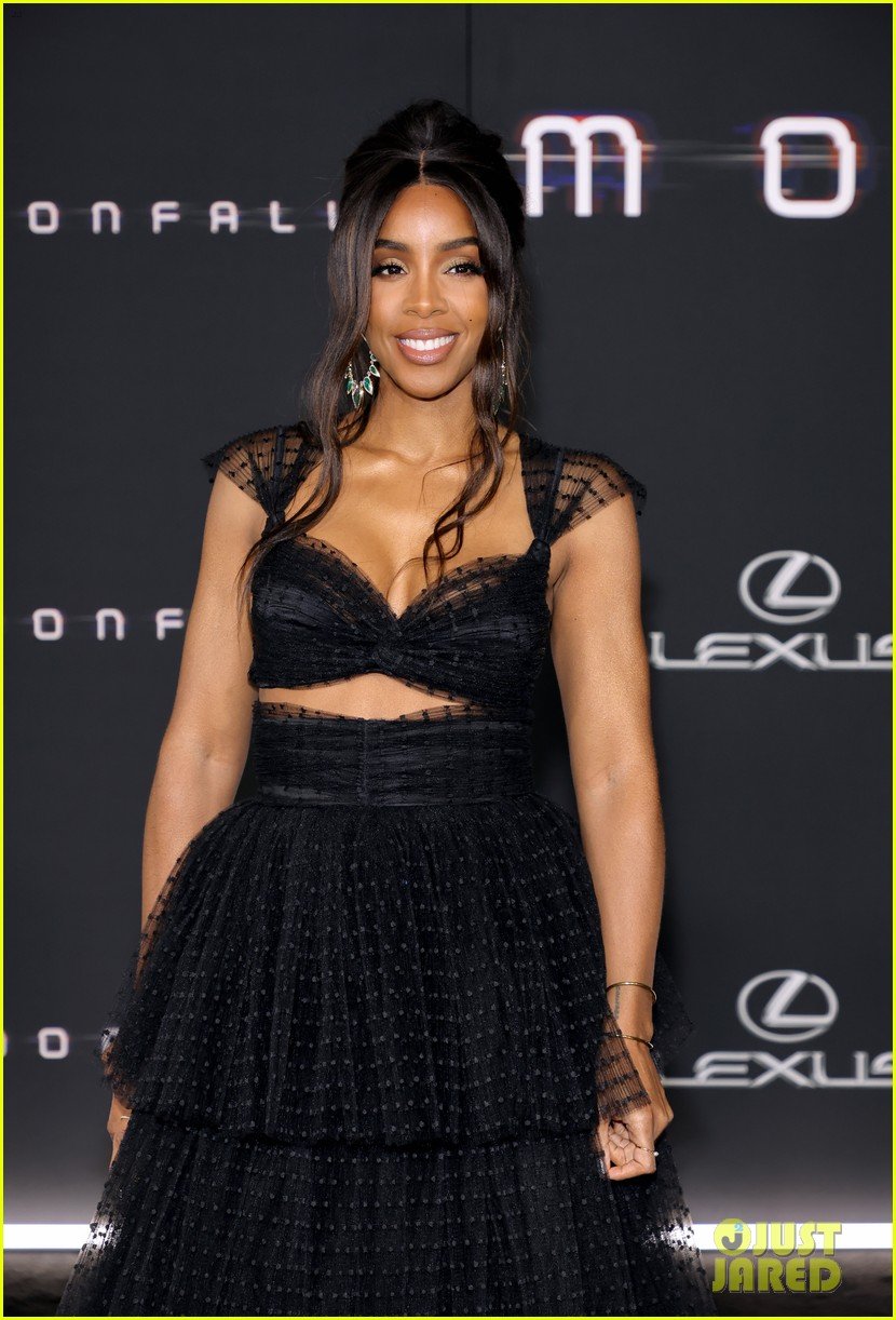 Heidi Klum, Kelly Rowland, & More Glam Up for 'Moonfall' L.A. Premiere ...