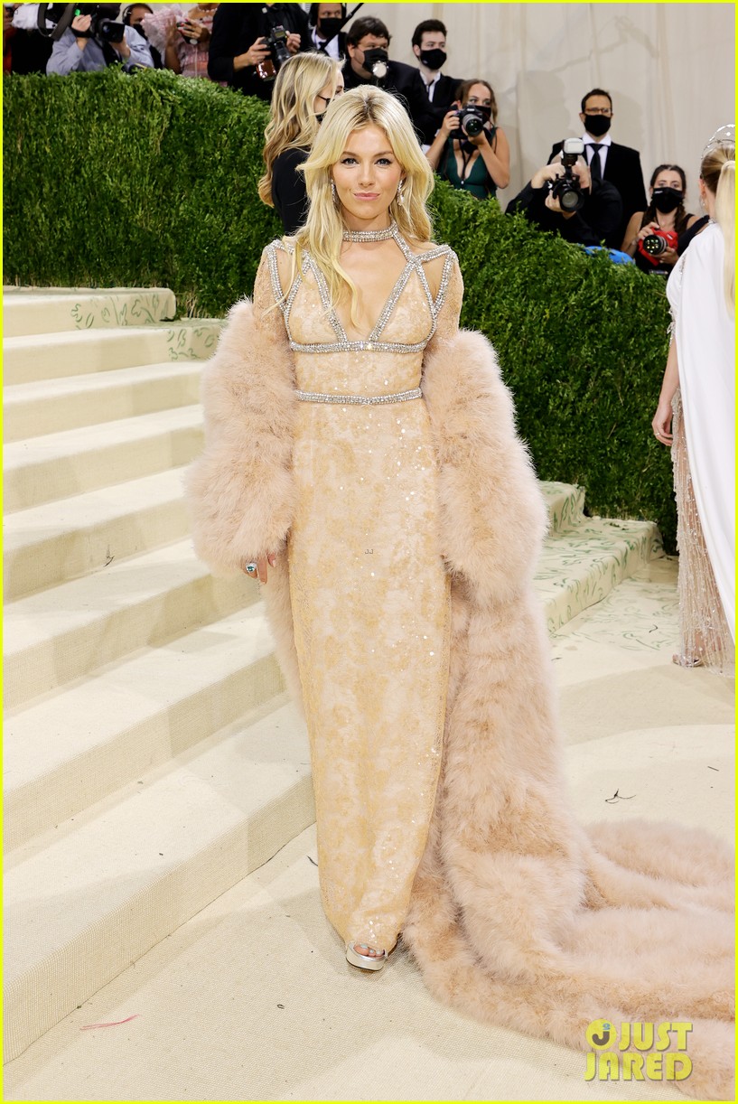 Sienna Miller Spotted On Date with Actor Oli Green!: Photo 4698720 ...