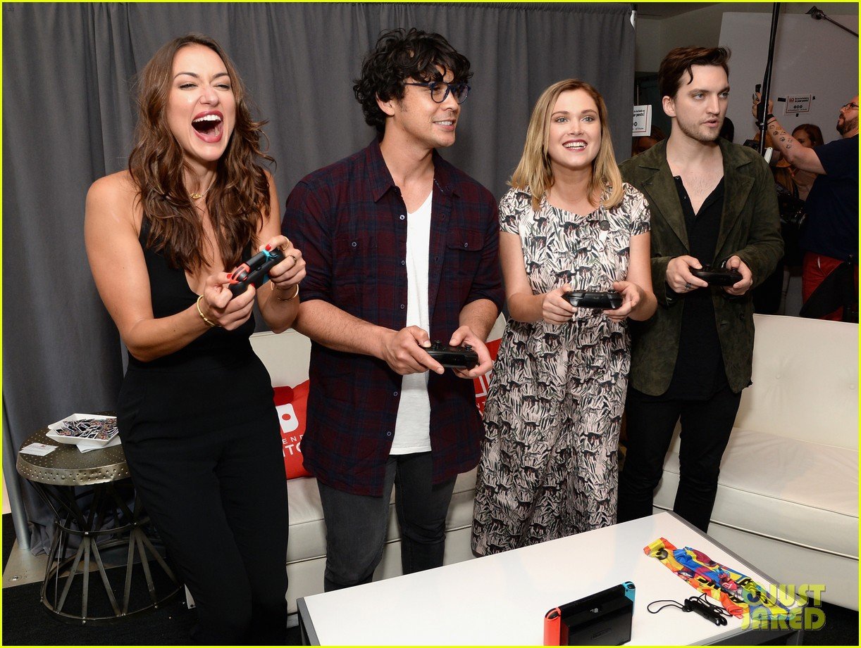 The 100's Bob Morley & Eliza Taylor Are Expecting Their First Child ...