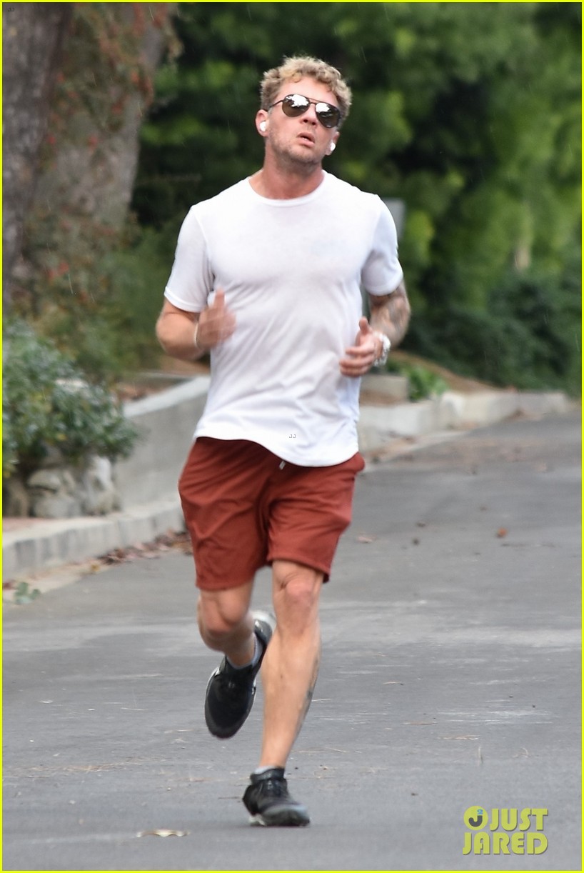 Ryan Phillippe Works Up a Sweat on Afternoon Jog in L.A.: Photo 4708872 ...