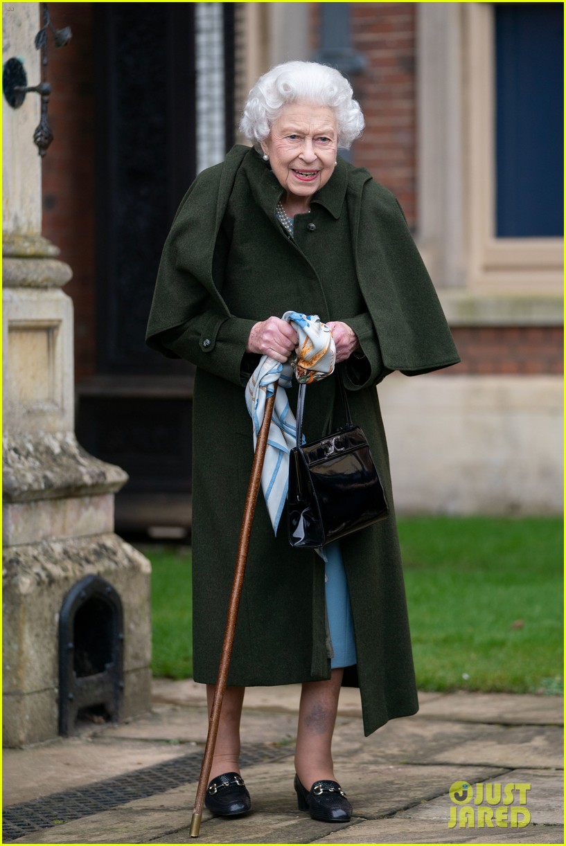 Queen Elizabeth Makes First Outing of the Year As She Prepares for ...