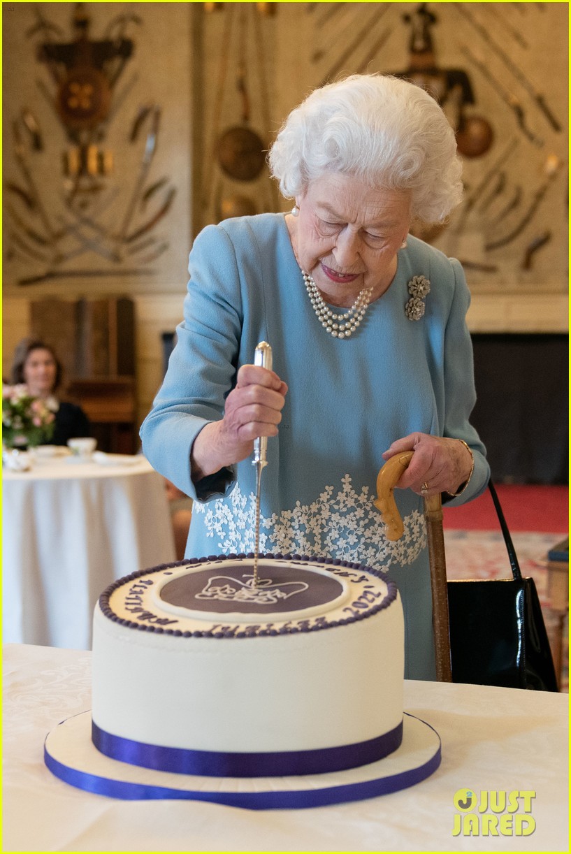 Queen Elizabeth Makes First Outing of the Year As She Prepares for ...