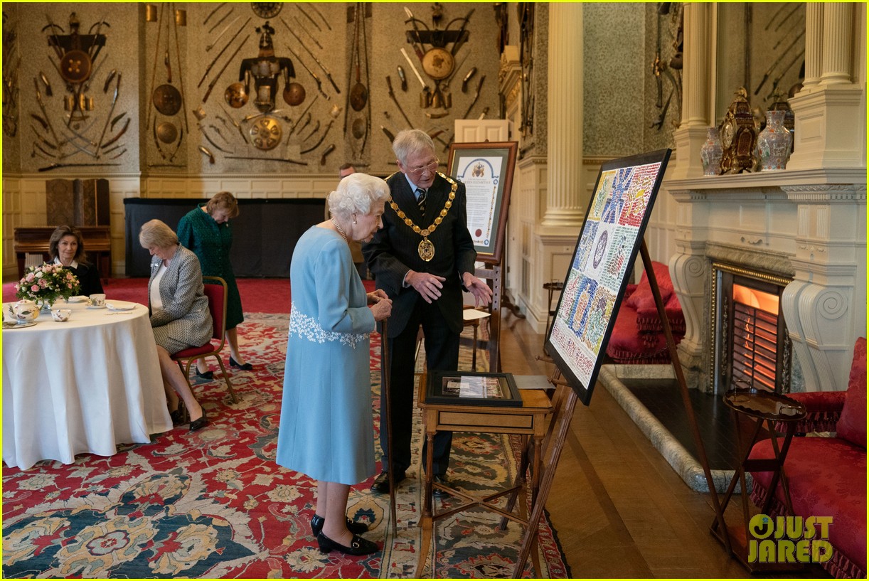 Queen Elizabeth Makes First Outing of the Year As She Prepares for ...