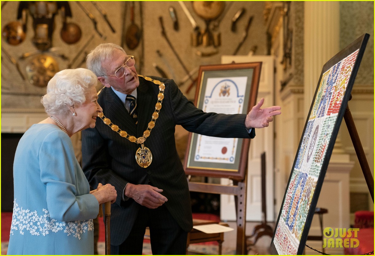 Queen Elizabeth Makes First Outing of the Year As She Prepares for ...