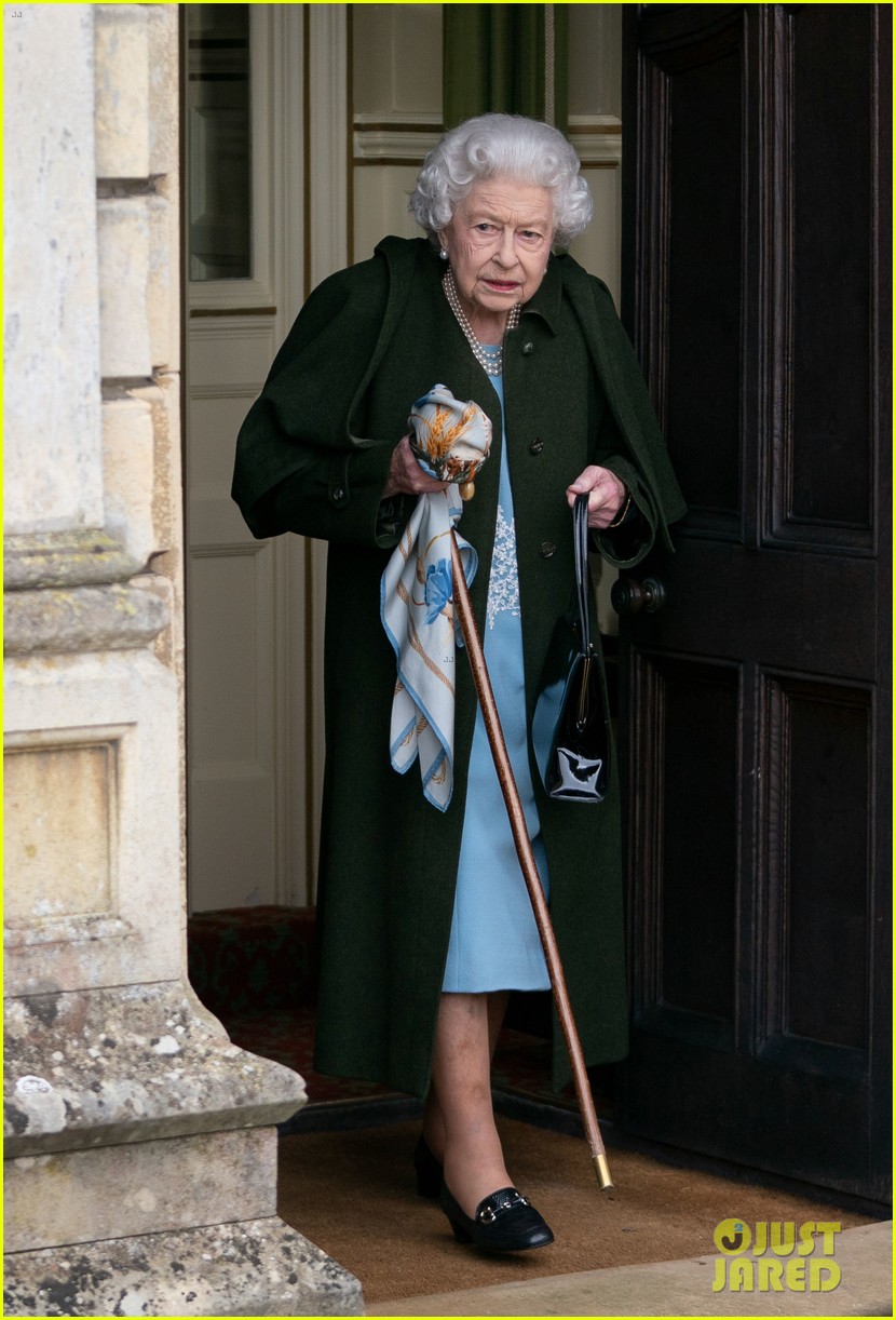 Queen Elizabeth Makes First Outing of the Year As She Prepares for ...