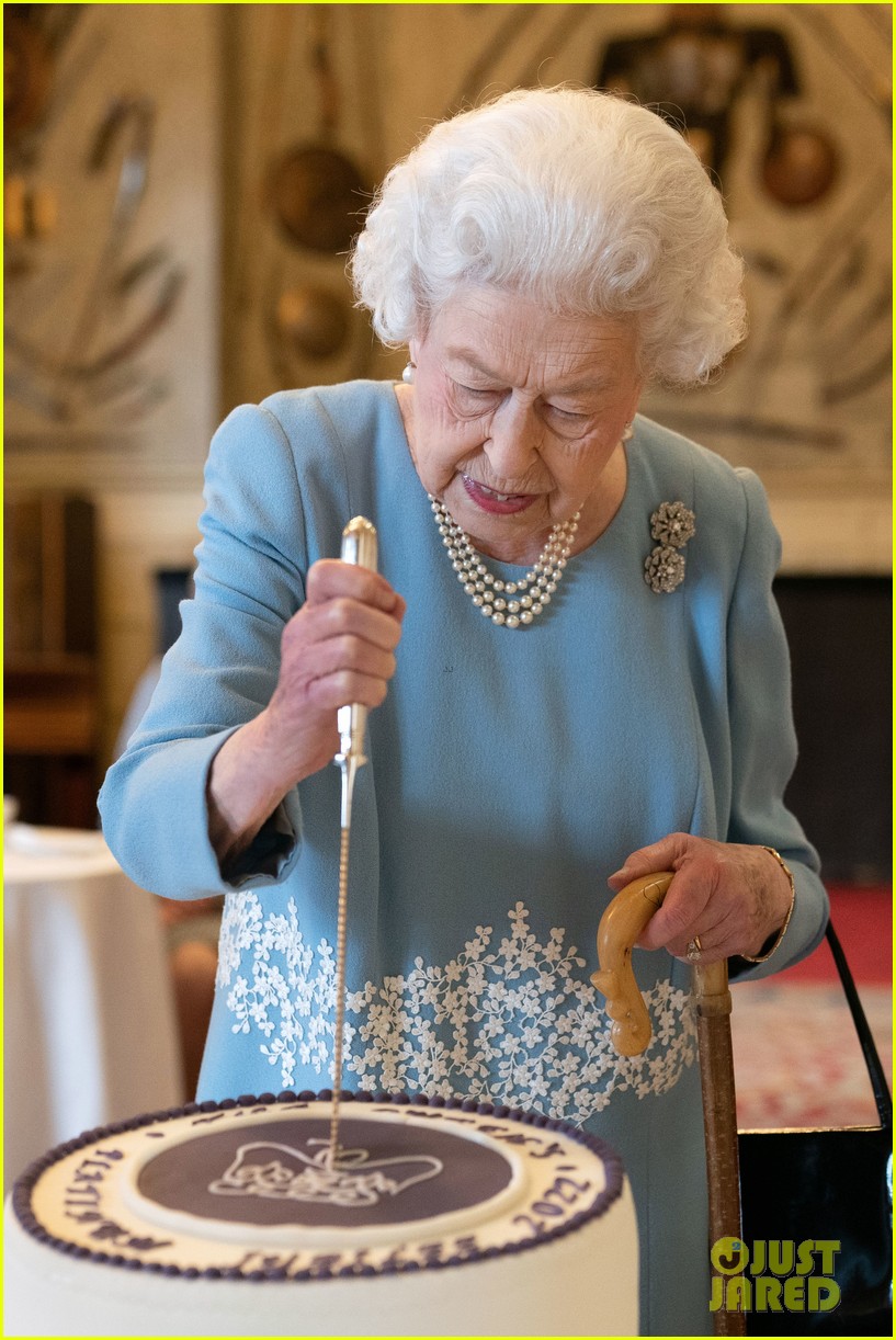 Queen Elizabeth Makes First Outing of the Year As She Prepares for ...