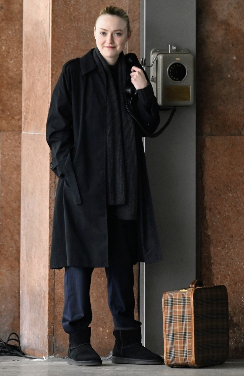 Andrew Scott & Dakota Fanning Sneak Around With Suitcases On 'Ripley ...