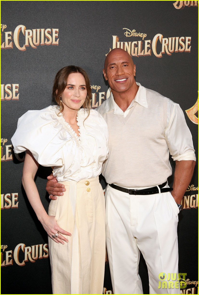 Dwayne Johnson Walks Back His Support from Joe Rogan Amid N-Word ...