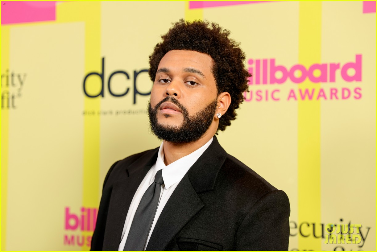 The Weeknd Spotted Kissing Rumored Girlfriend Simi Khadra at His ...