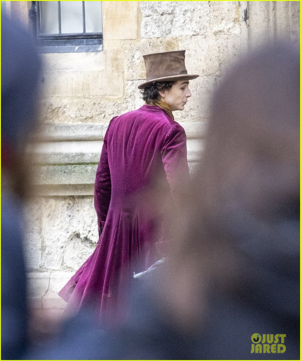 Timothee Chalamet Is Seen in Full Willy Wonka Look on 'Wonka' Set with ...