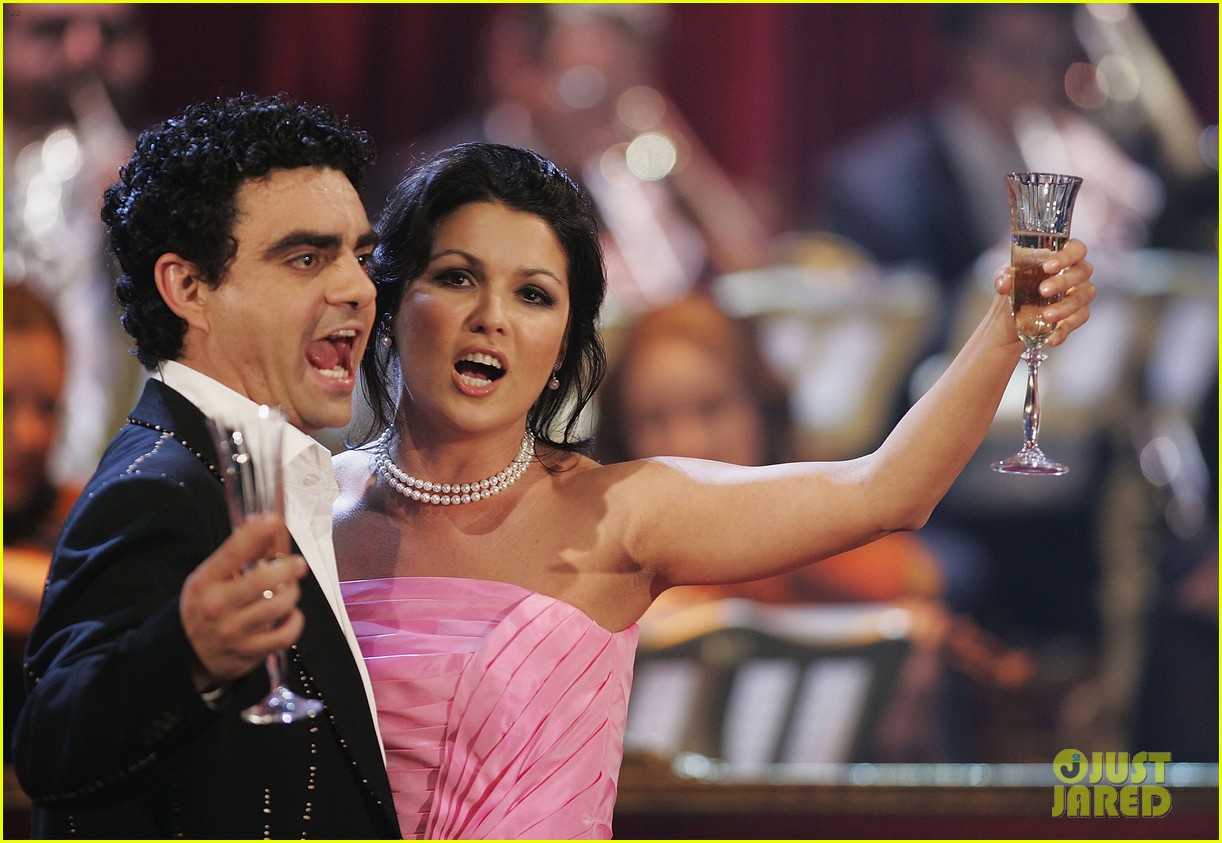 Soprano Anna Netrebko Cut From Metropolitan Opera After Refusing to ...