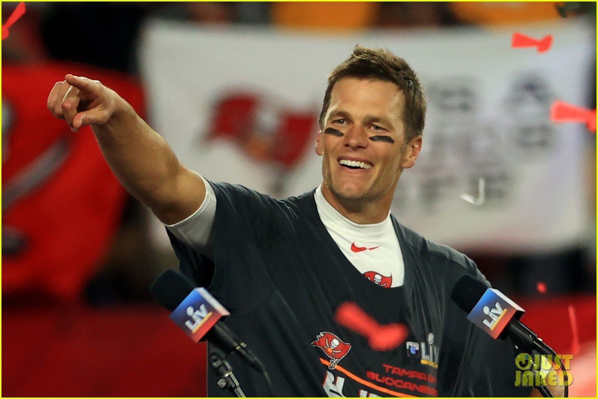 Tom Brady No Longer Retiring, Announces He's Coming Back for Another ...