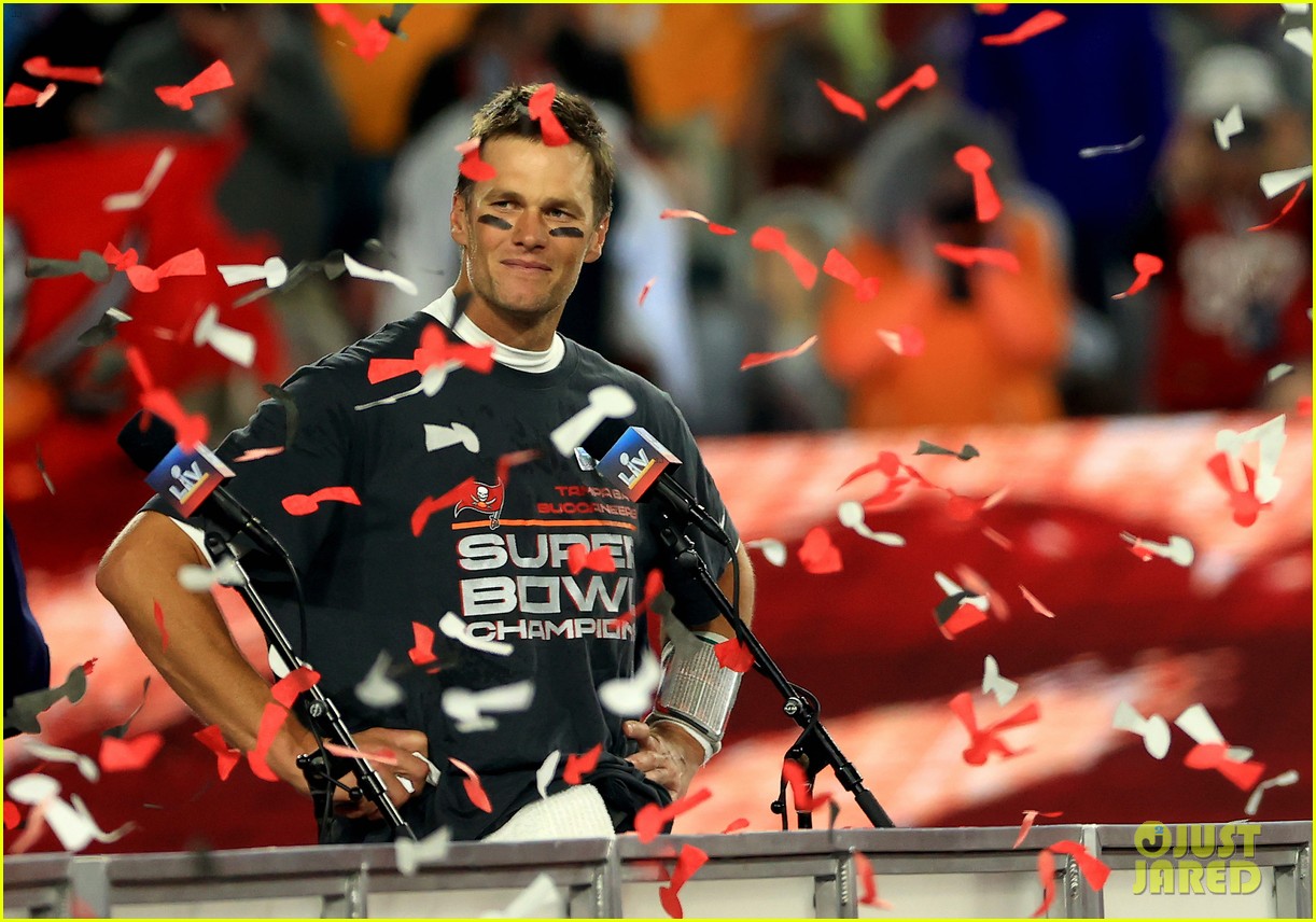 Tom Brady No Longer Retiring, Announces He's Coming Back for Another ...