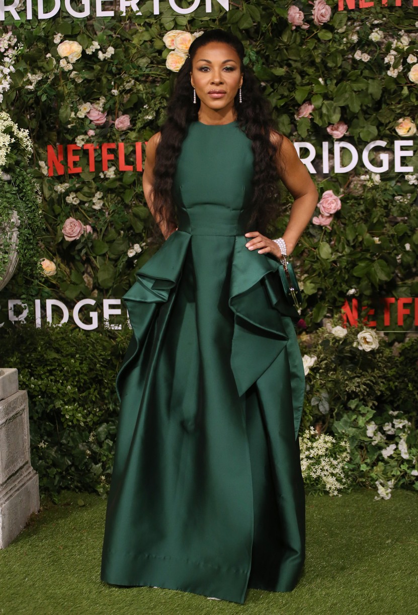 Jonathan Bailey, Simone Ashley & Charithra Chandran Have The Cutest ...