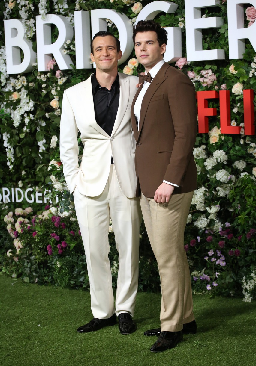 Jonathan Bailey, Simone Ashley & Charithra Chandran Have The Cutest ...