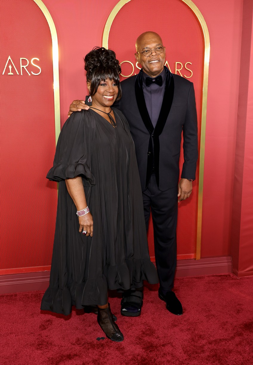 Danny Glover & Samuel L. Jackson Suit Up To Receive Honorary Oscars at ...