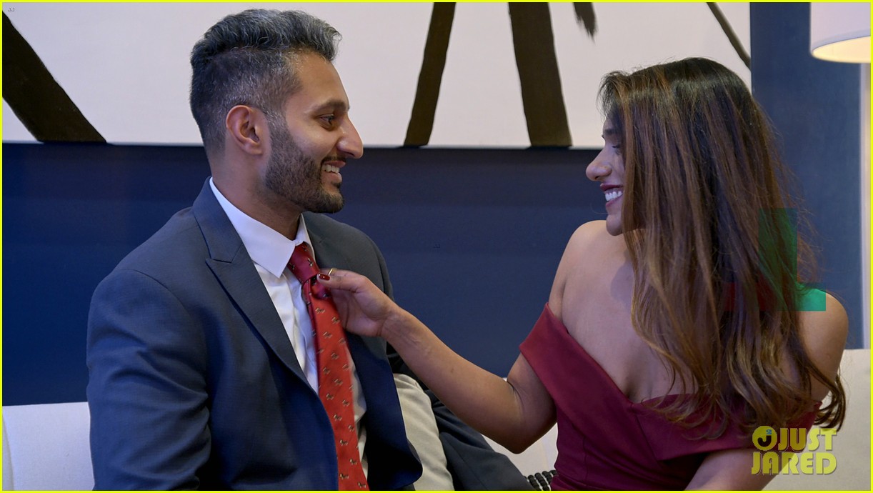 'Love Is Blind' Star Deepti Vempati Reacts to Shake Chatterjee's 'Fake ...