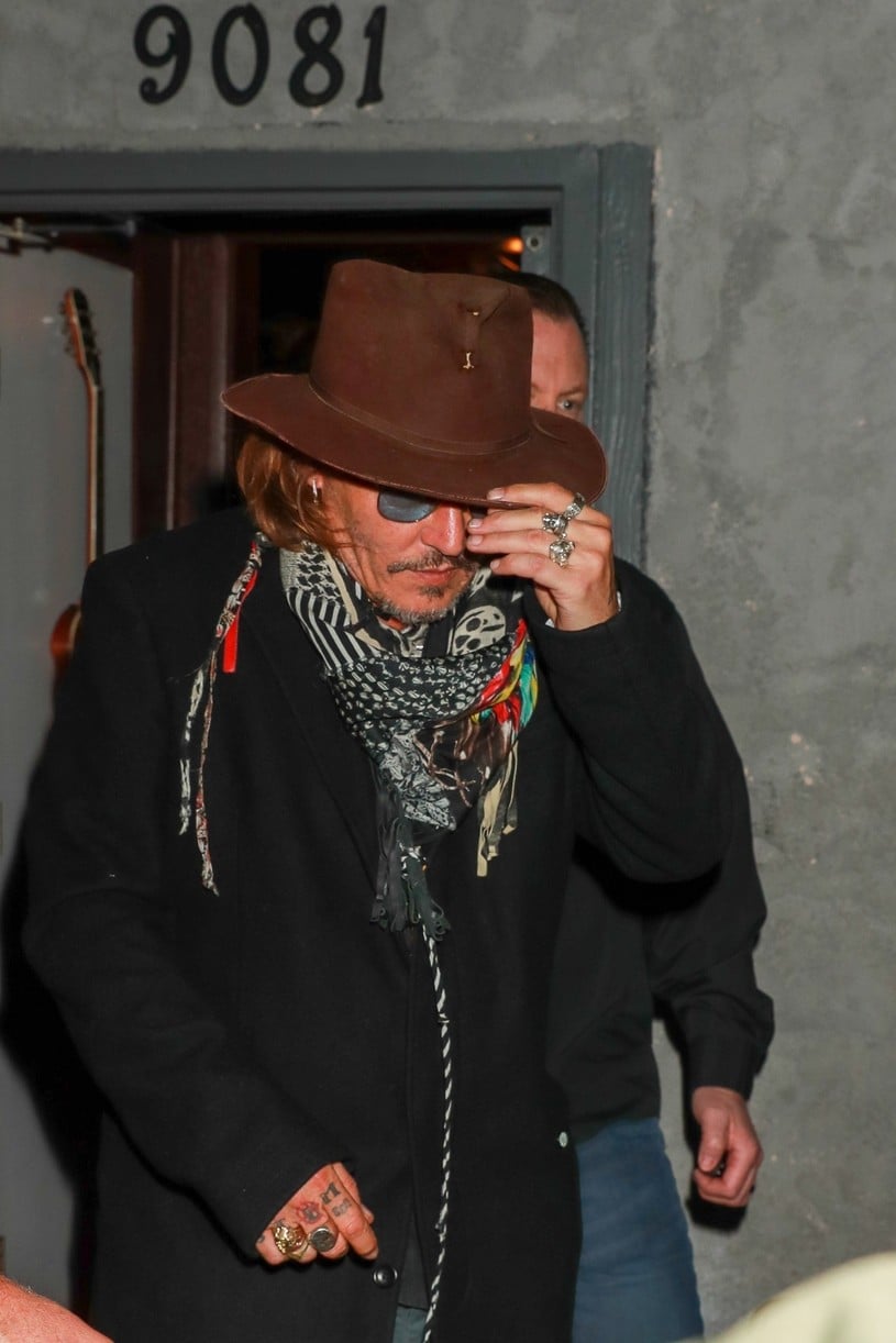 Johnny Depp Stops To Sign Autographs Following A Charity Concert in LA ...