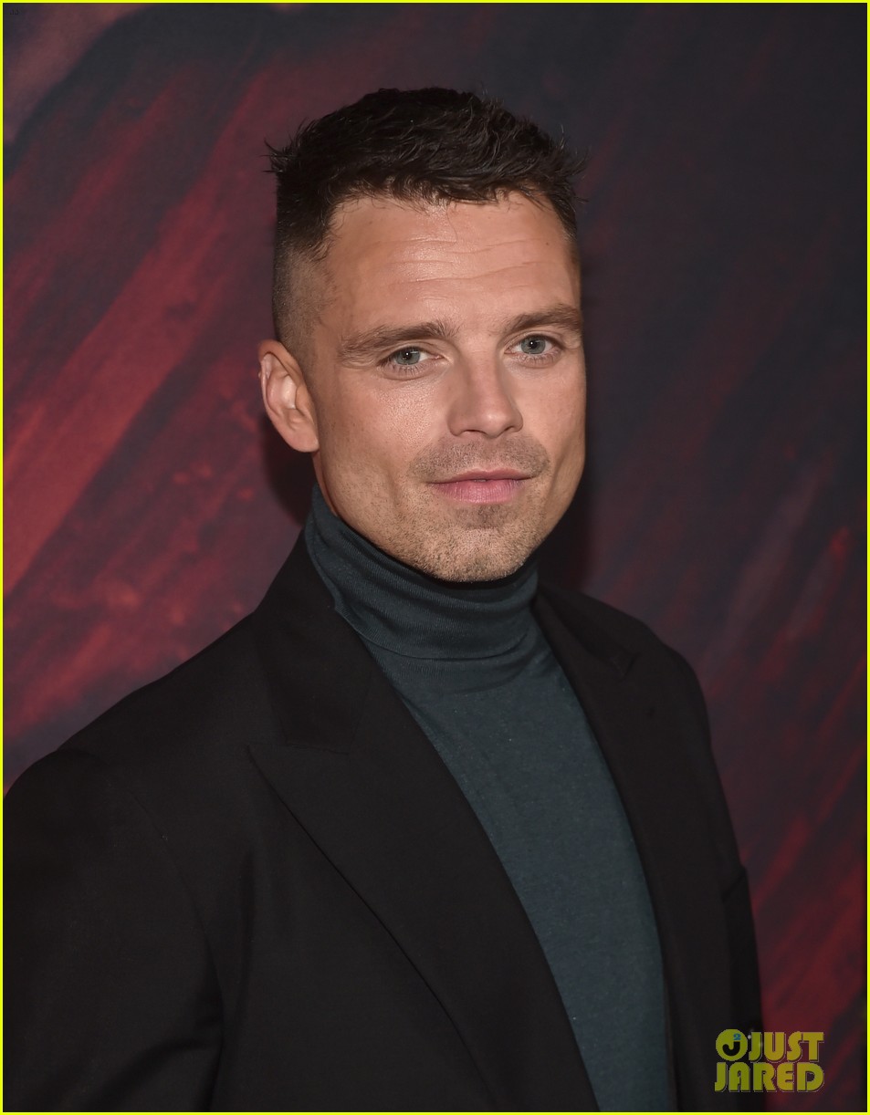 Sebastian Stan & Daisy Edgar-Jones Pose for Prom-Style Photos at 'Fresh ...