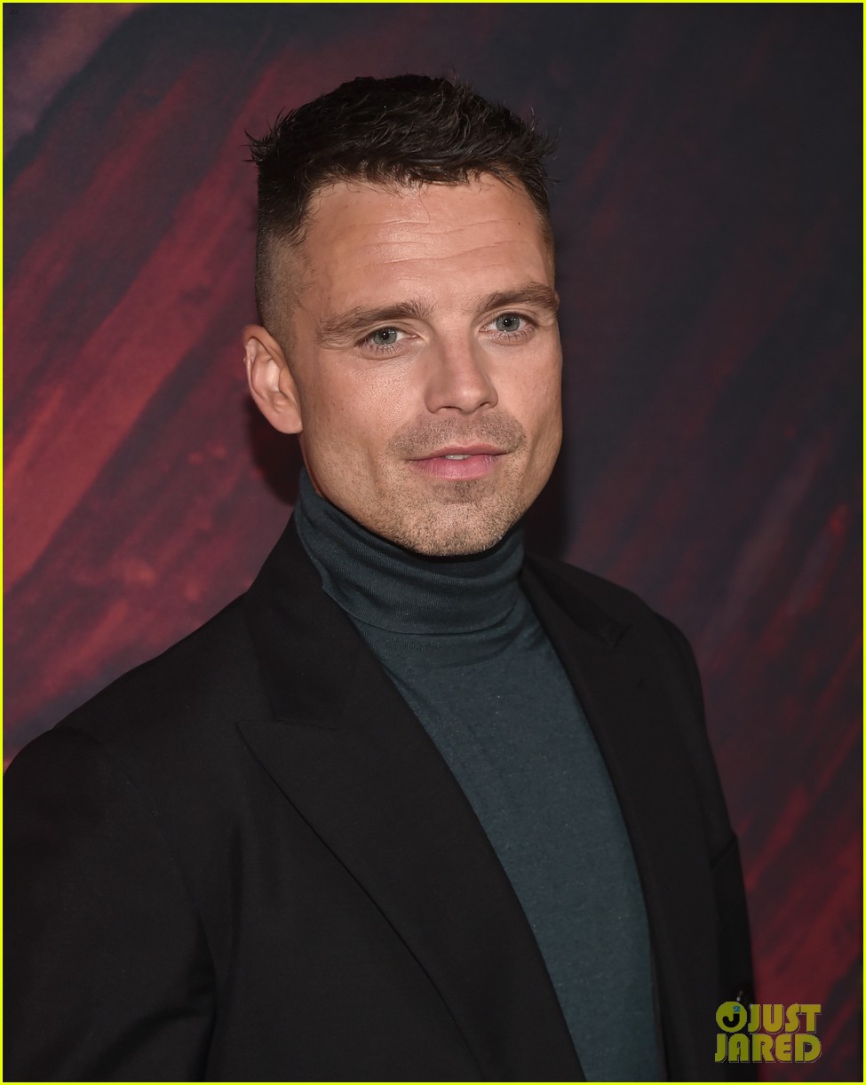 Sebastian Stan & Daisy Edgar-Jones Pose for Prom-Style Photos at 'Fresh ...