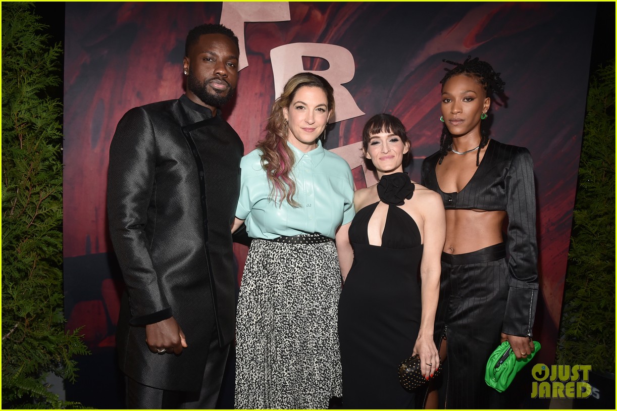 Sebastian Stan & Daisy Edgar-Jones Pose for Prom-Style Photos at 'Fresh ...