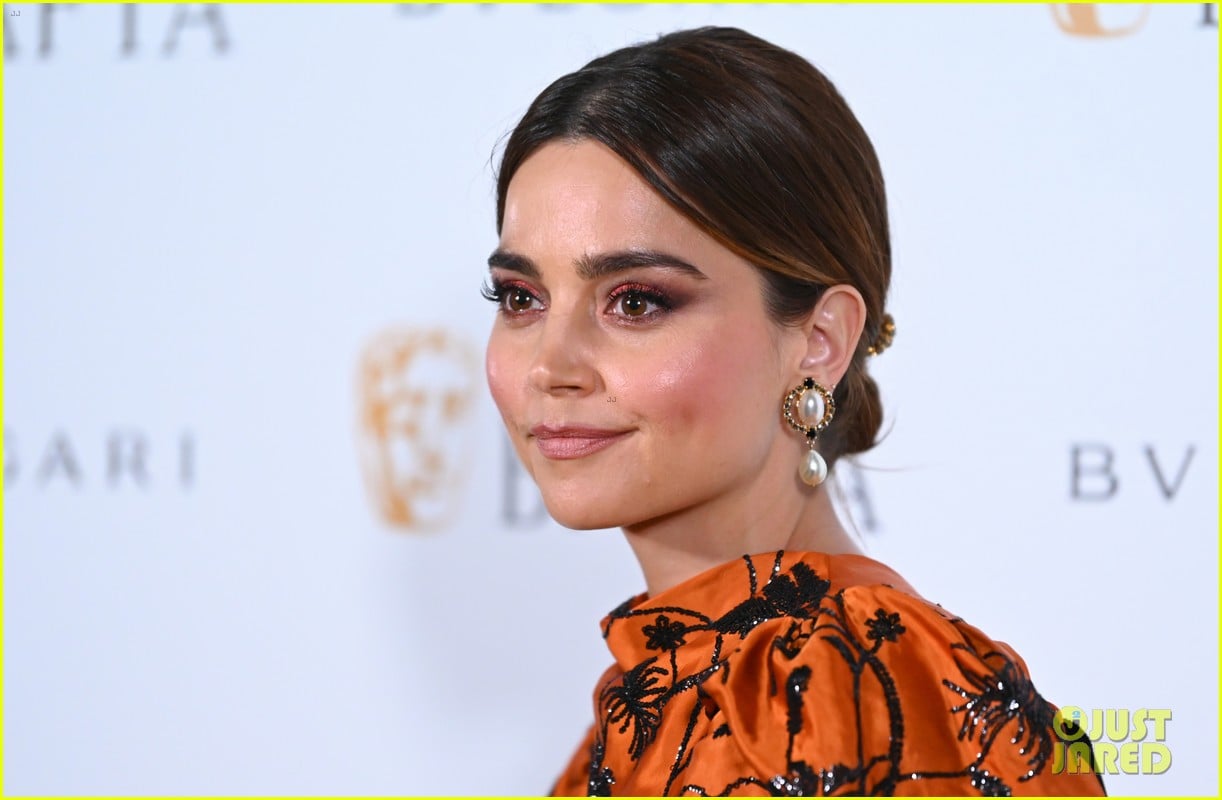 Tom Hiddleston Looks So Dapper at BAFTAs Dinner with Lashana Lynch ...