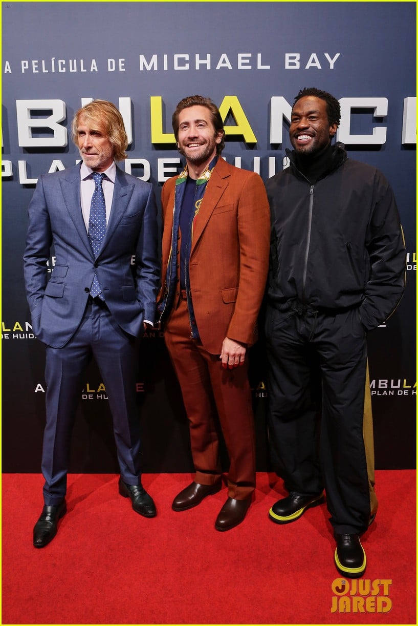 Jake Gyllenhaal & Yahya Abdul-Mateen II Buddy Up for Latest 'Ambulance ...