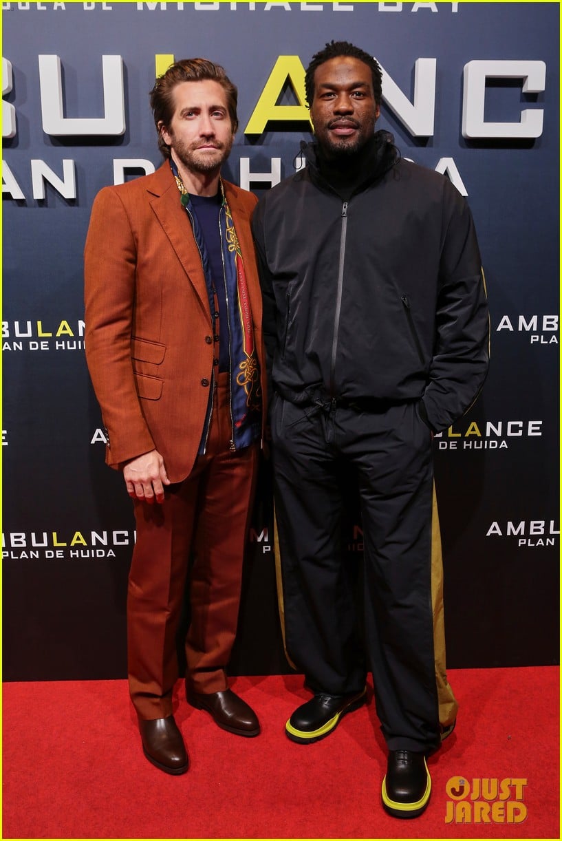 Jake Gyllenhaal & Yahya Abdul-Mateen II Buddy Up for Latest 'Ambulance ...