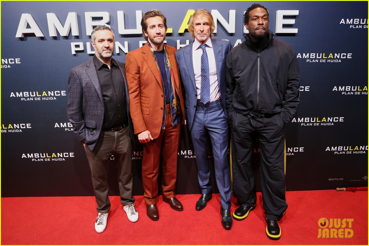 Jake Gyllenhaal & Yahya Abdul-Mateen II Buddy Up for Latest 'Ambulance ...