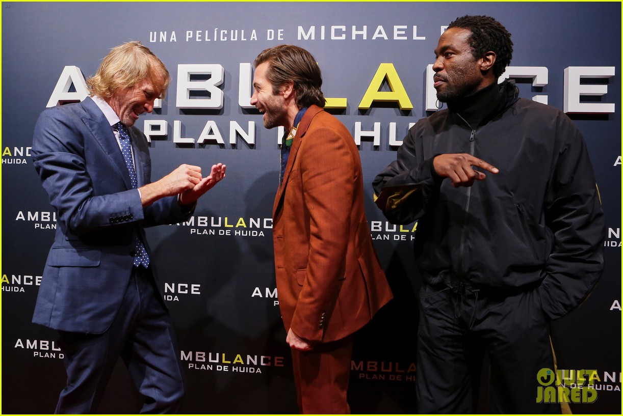 Jake Gyllenhaal & Yahya Abdul-Mateen II Buddy Up for Latest 'Ambulance ...