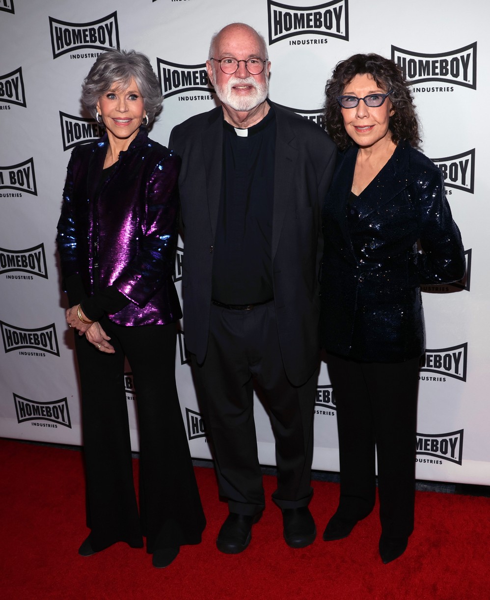Grace & Frankie's Jane Fonda & Lily Tomlin Co-Host Lo Maximo Awards ...