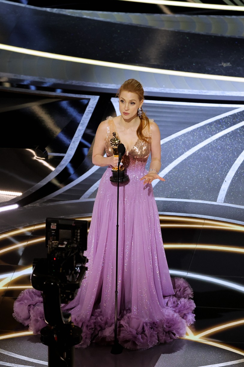 Jessica Chastain Pays Tribute to LGBTQ+ Community in Best Actress Oscar ...