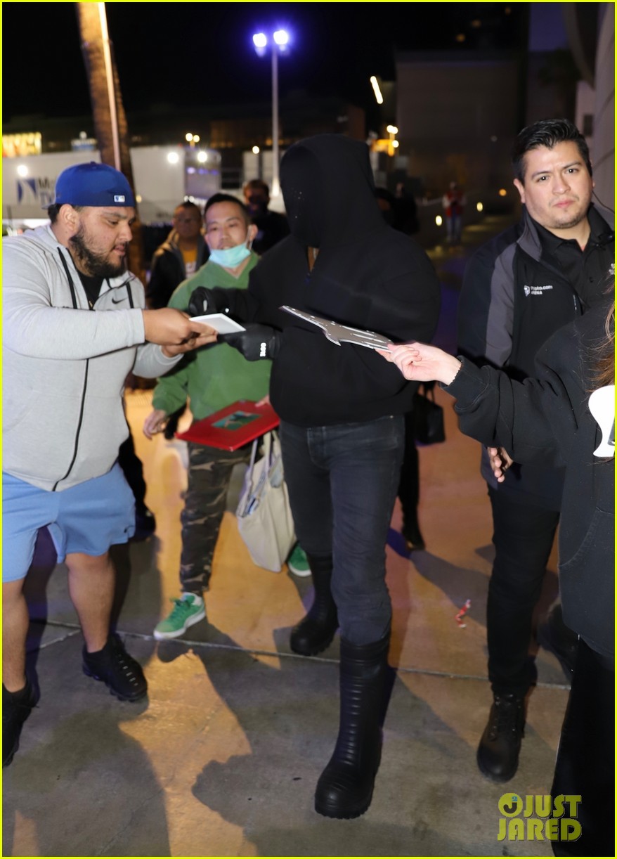 Kanye West Spotted at Lakers Game with New Girlfriend Chaney Jones ...