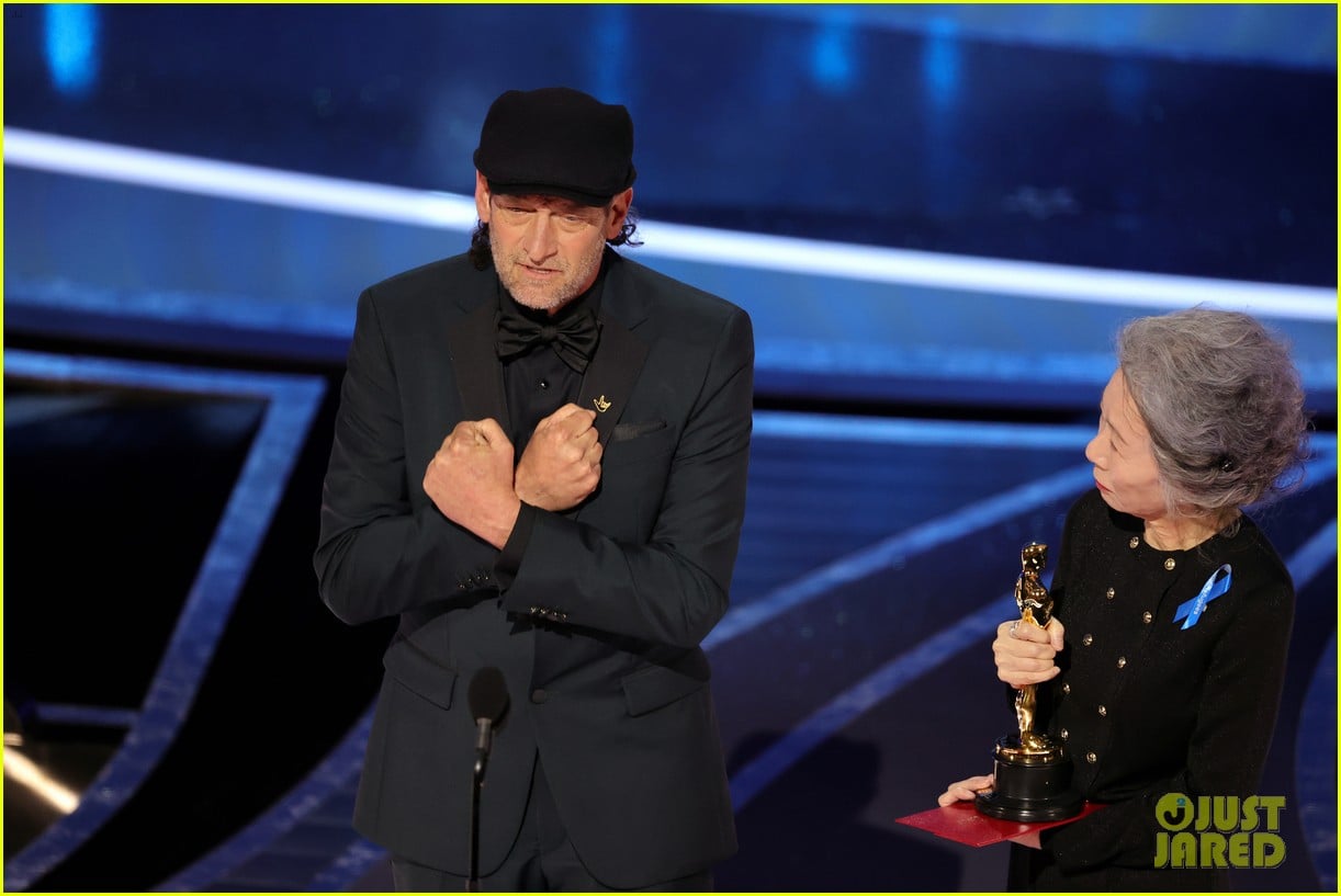 CODA's Troy Kotsur Makes History at Oscars 2022 as First Deaf Male ...
