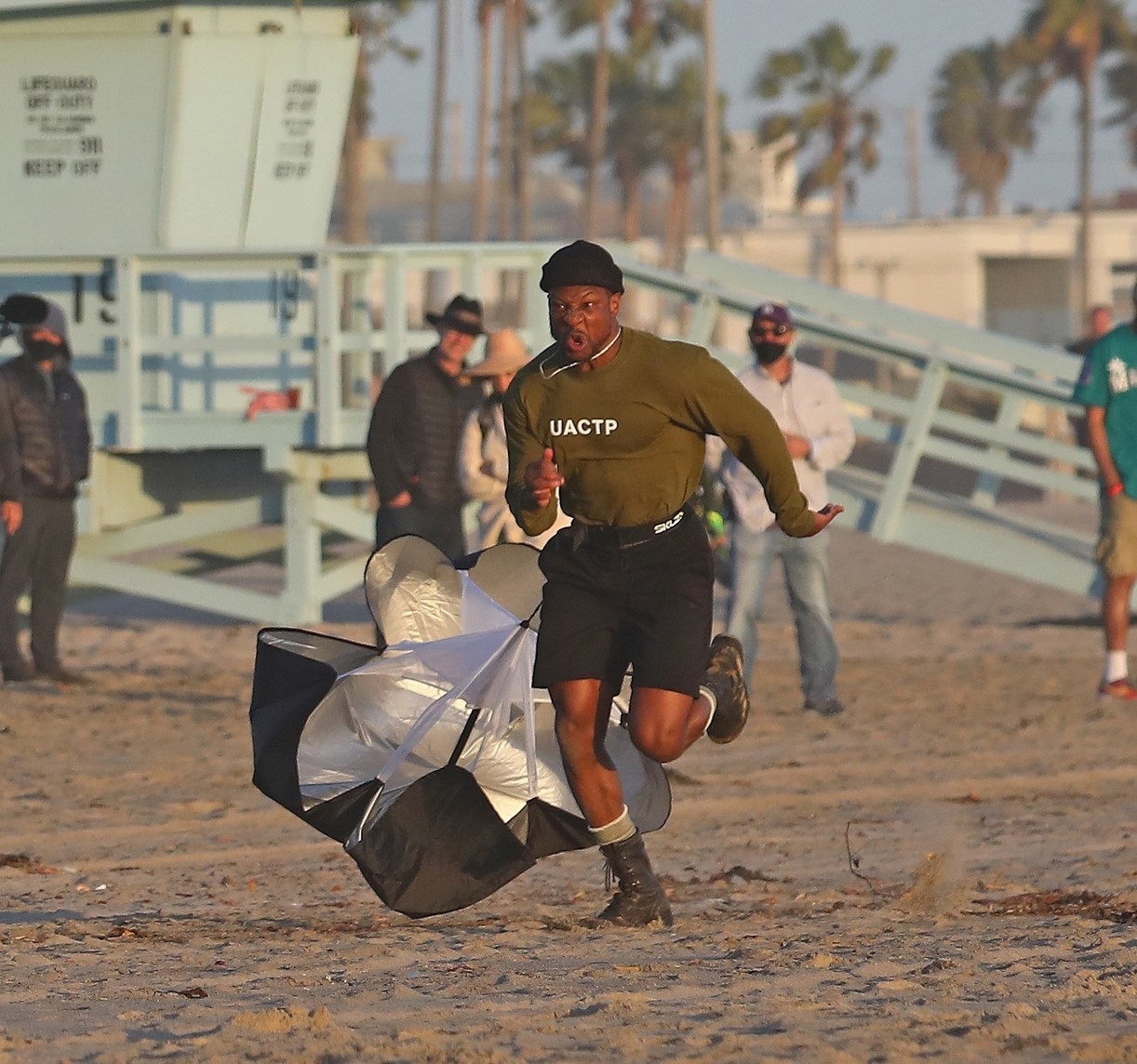 Jonathan Majors Shows Off Ripped Bod While Filming 'Creed 3' With ...