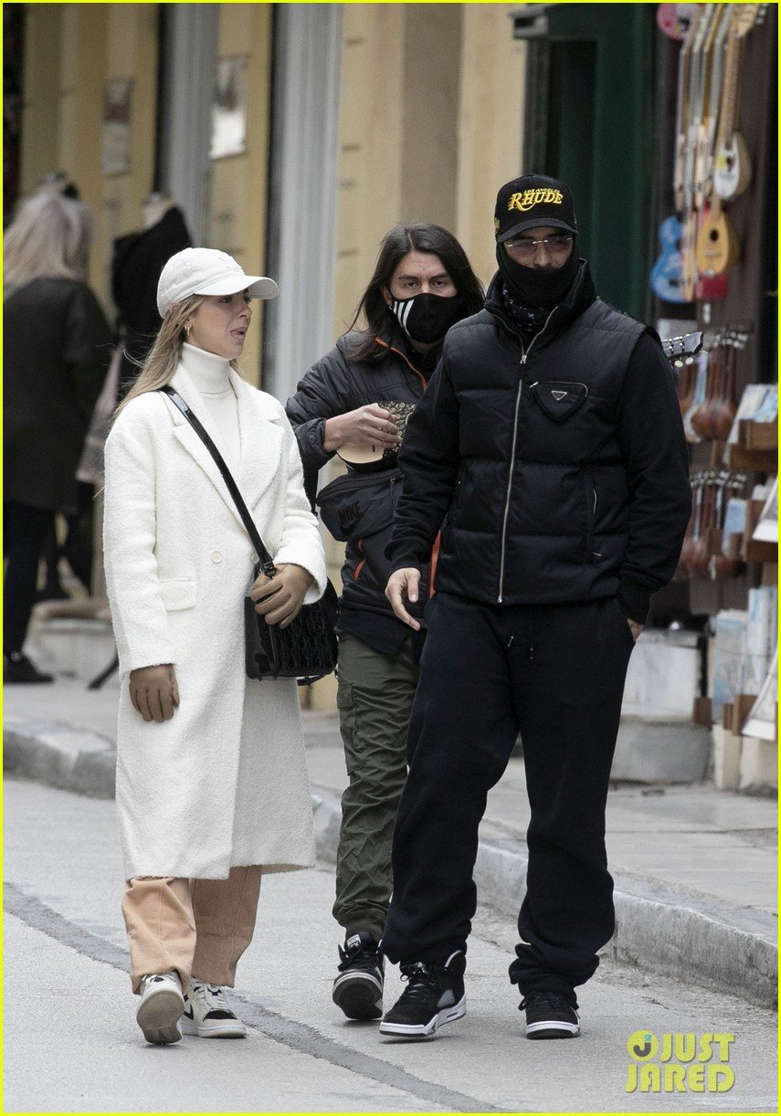 Maluma Enjoys Rare Day Out with Girlfriend Susana Gomez in Greece ...