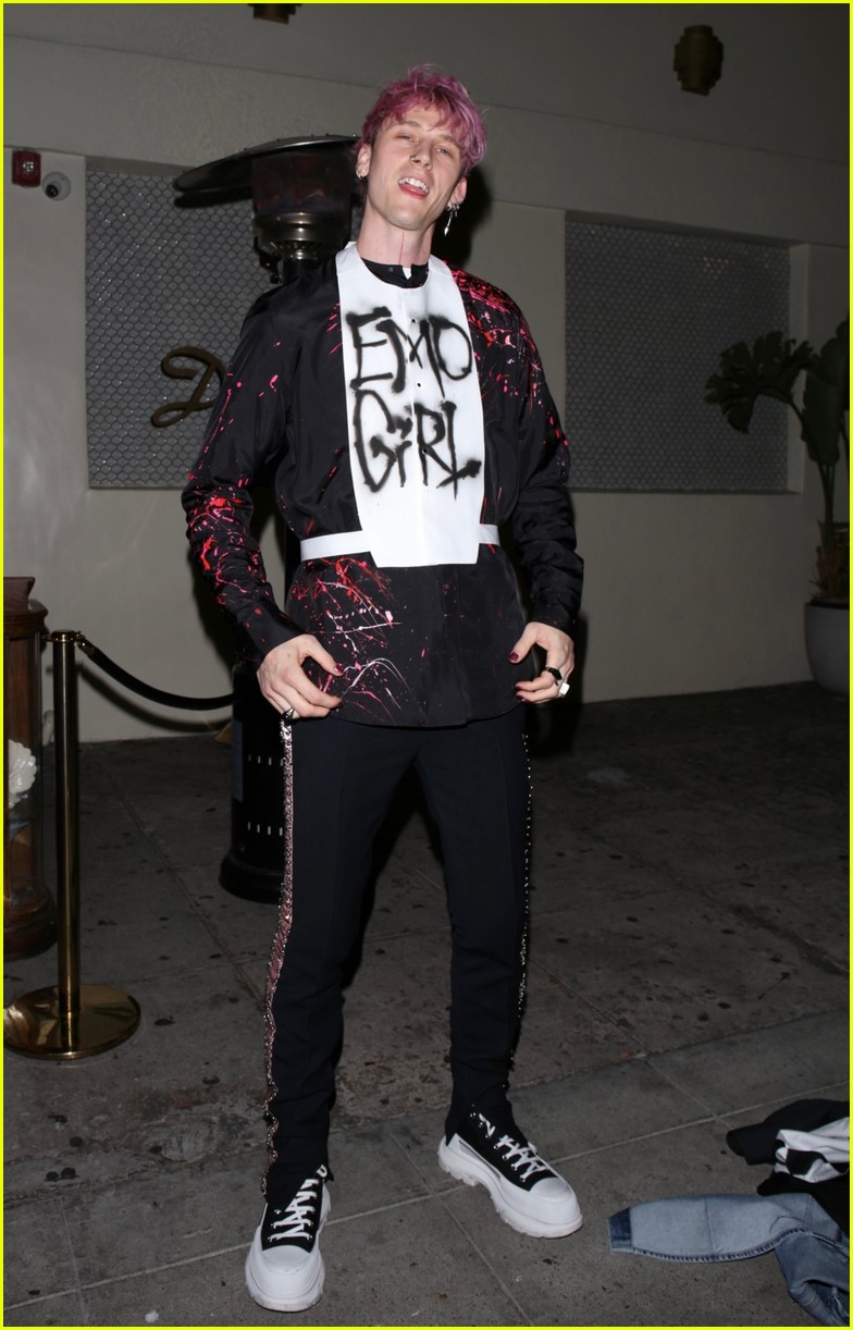 Machine Gun Kelly Reveals Song Titles for 'Mainstream Sellout' Album ...