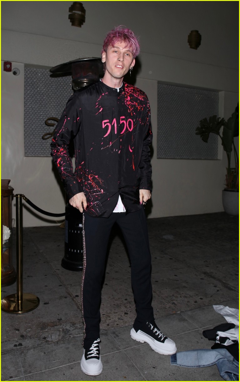 Machine Gun Kelly Reveals Song Titles for 'Mainstream Sellout' Album ...