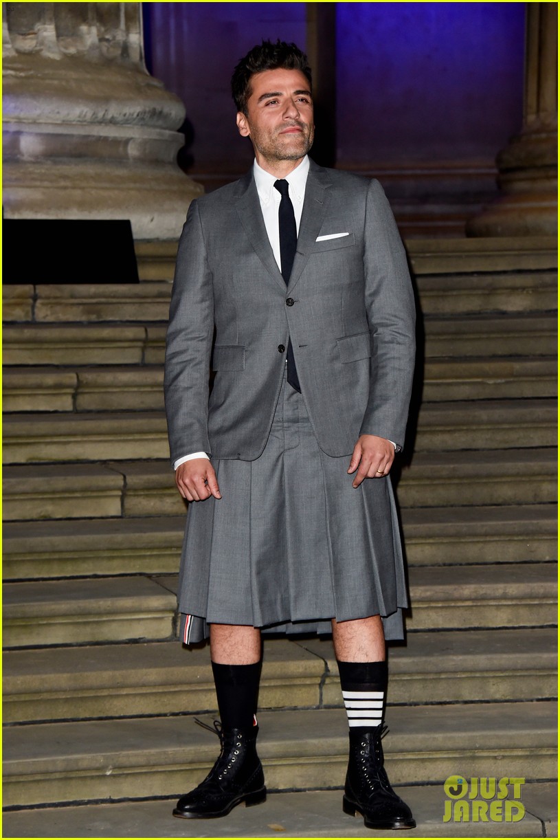 Oscar Isaac Hired His Brother to Work on 'Moon Knight' With Him: Photo ...