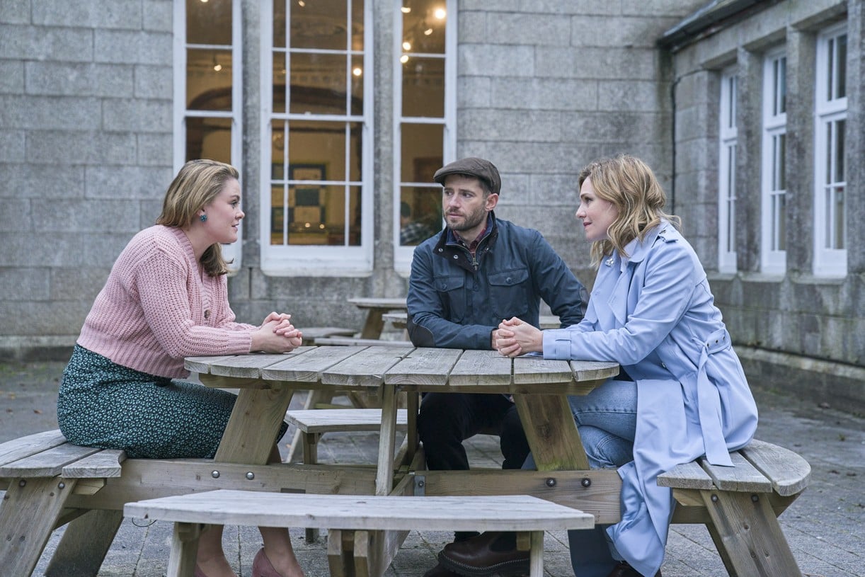 Hallmark's 'The Presence of Love' Cast: Julian Morris & Eloise Mumford ...