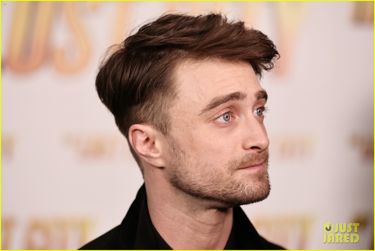 Daniel Radcliffe Makes Rare Red Carpet Appearance with Girlfriend Erin ...