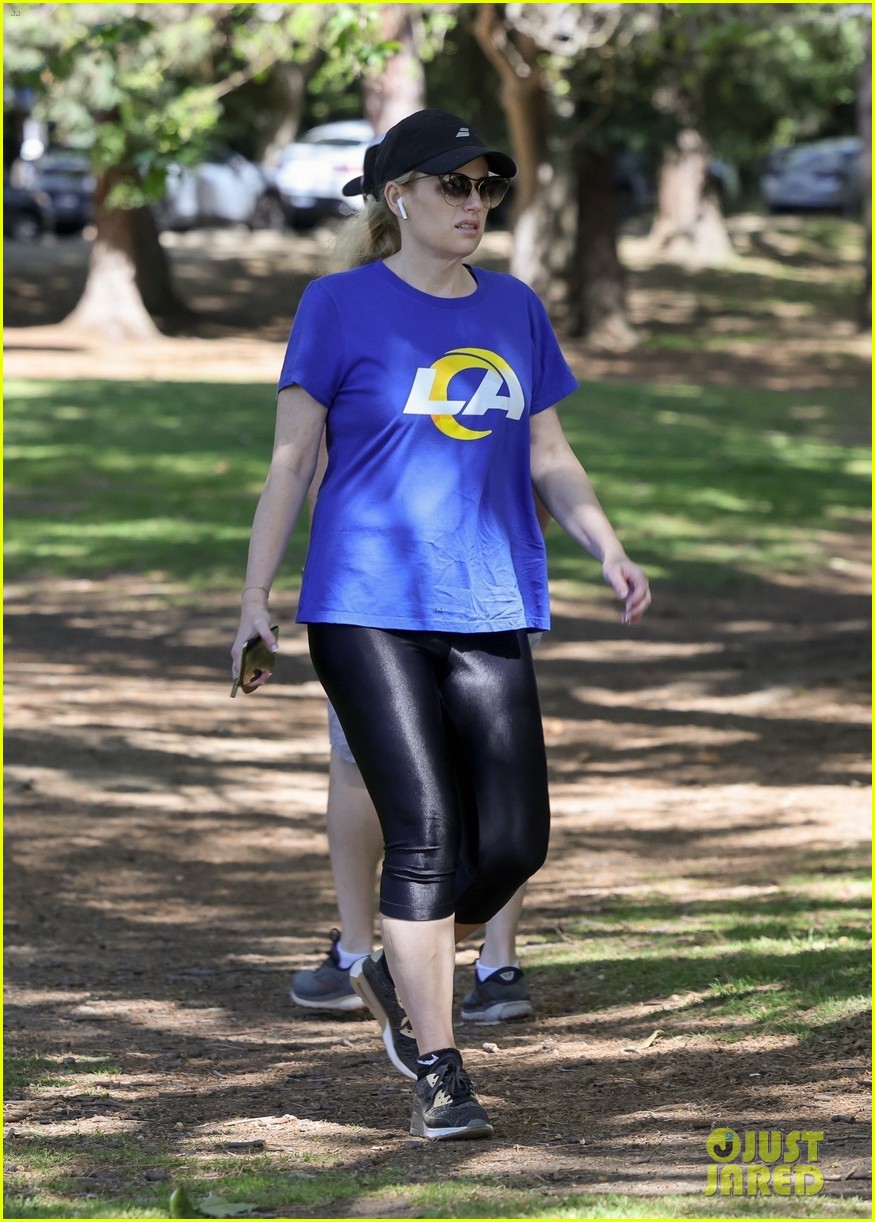 Photo: rebel wilson bares midriff in workout gear 51 | Photo 4732139 ...