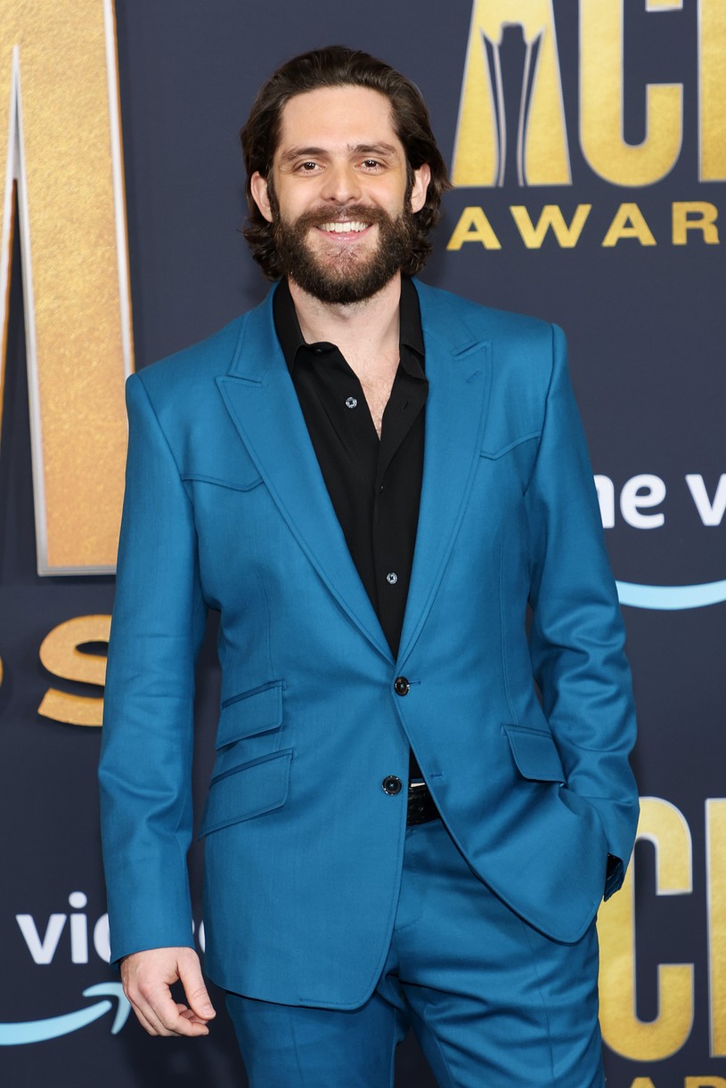 Thomas Rhett Isn't Expecting to Win Male Artist Of The Year Again at ...