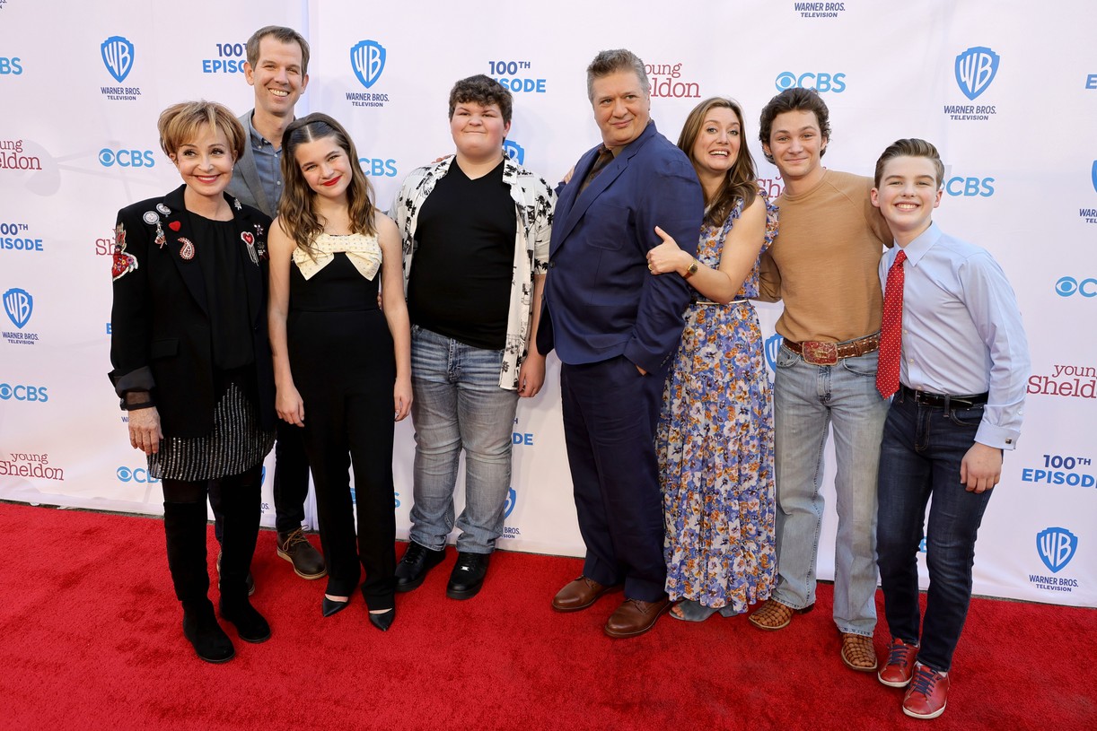 Iain Armitage, Zoe Perry & 'Young Sheldon' Cast Celebrate 100th Episode ...