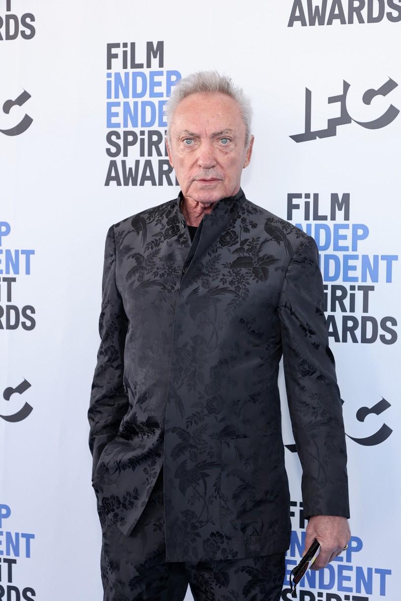 Simon Rex Wins Best Male Lead Actor at Spirit Awards 2022: 'I'm Just ...