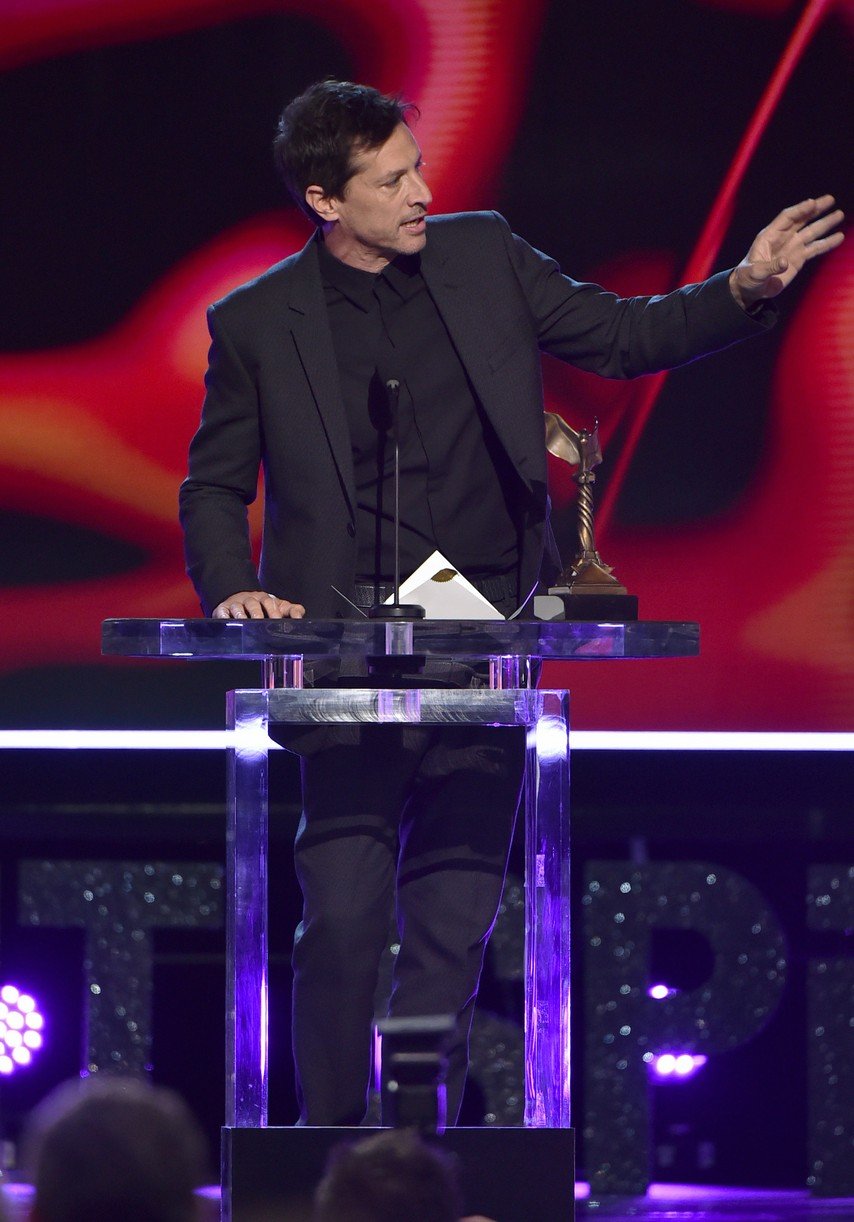 Simon Rex Wins Best Male Lead Actor at Spirit Awards 2022: 'I'm Just ...