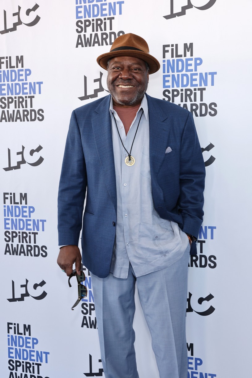 Simon Rex Wins Best Male Lead Actor at Spirit Awards 2022: 'I'm Just ...