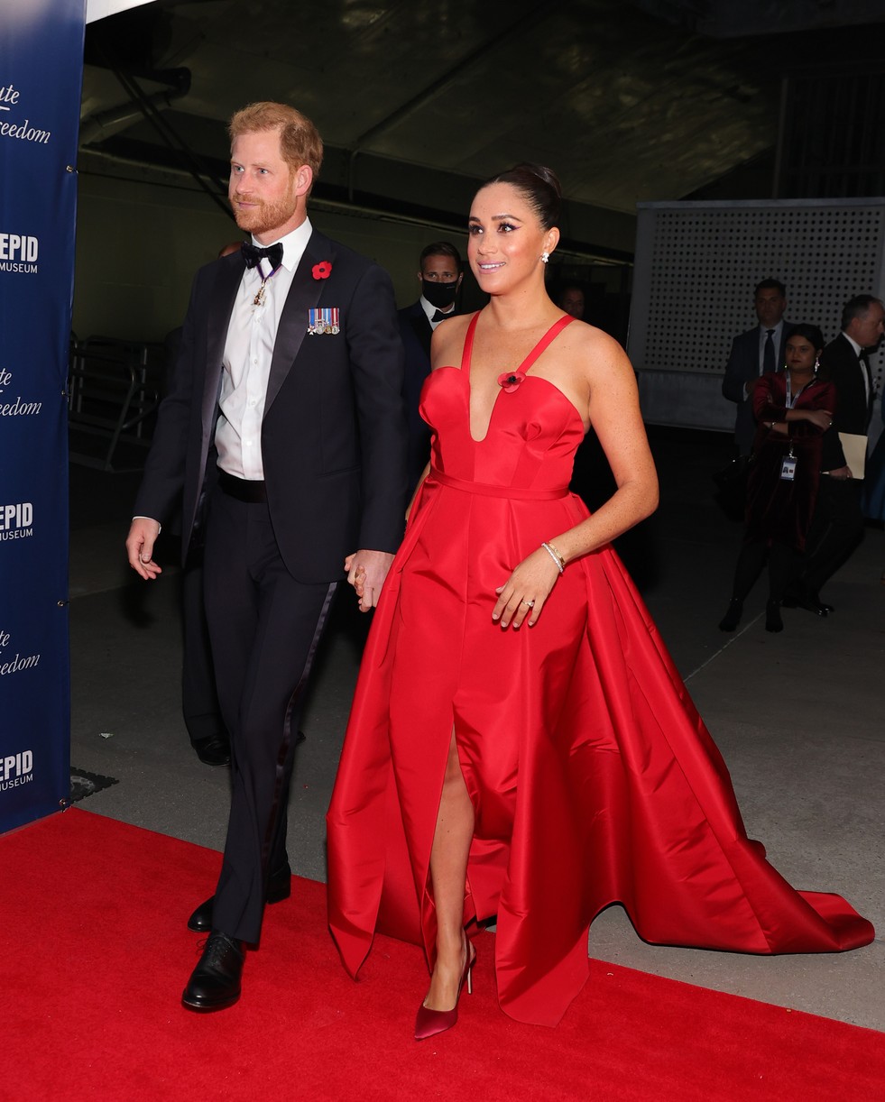 Prince Harry & Meghan Markle Sign Letter Highlighting Vaccine Inequity ...