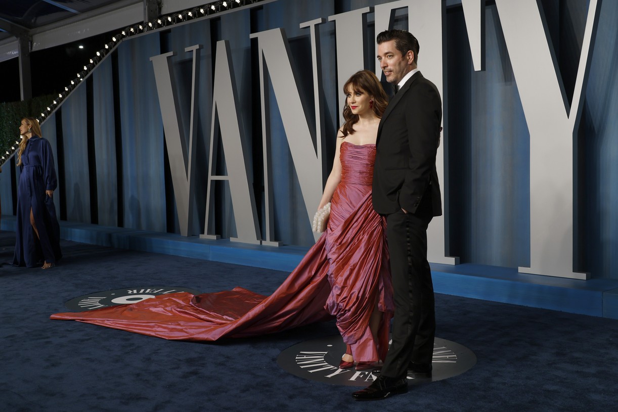 Jonathan Scott's Comment About Girlfriend Zooey Deschanel Will Melt ...