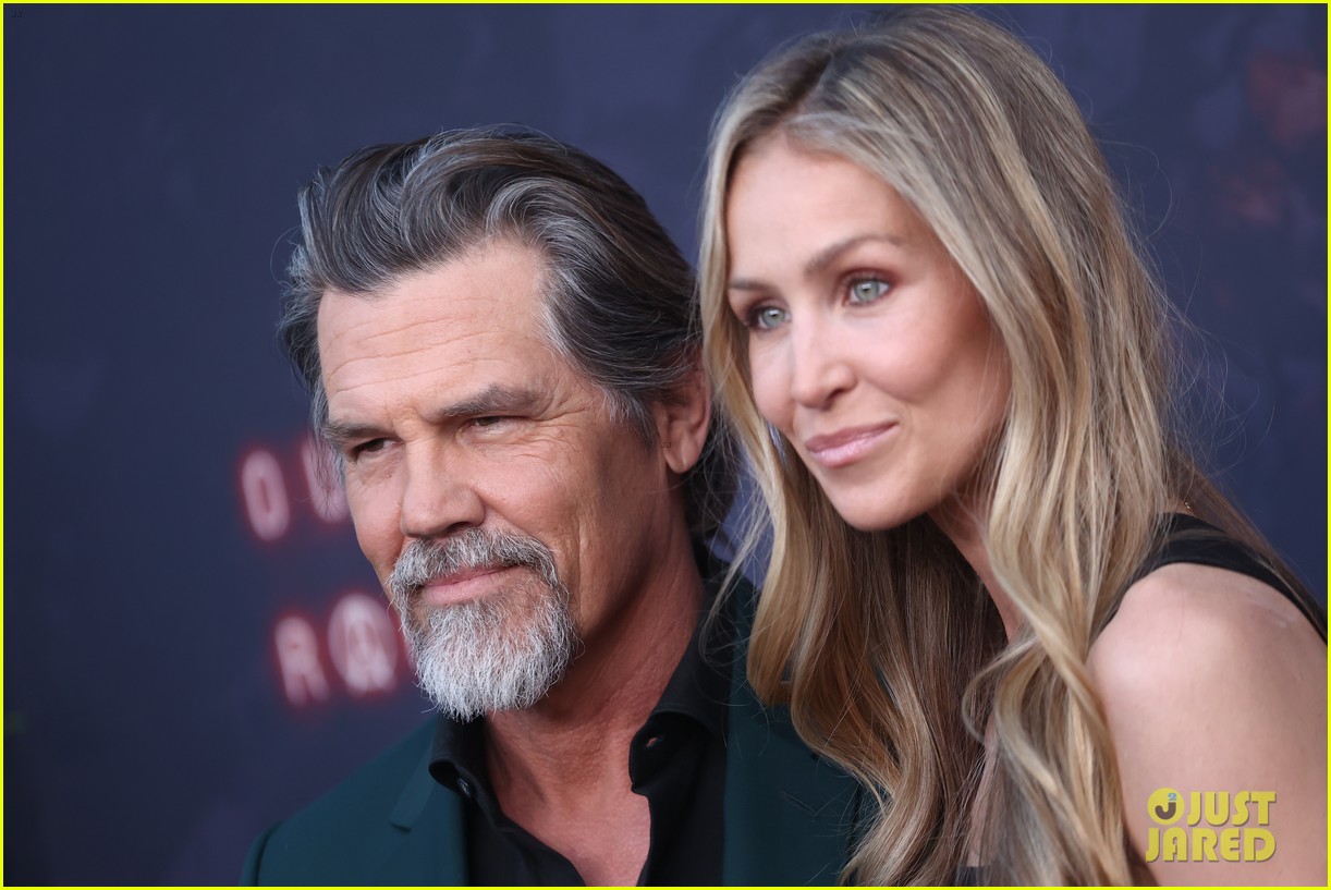 Josh Brolin is Supported by Wife Kathryn at the Premiere of His Western ...